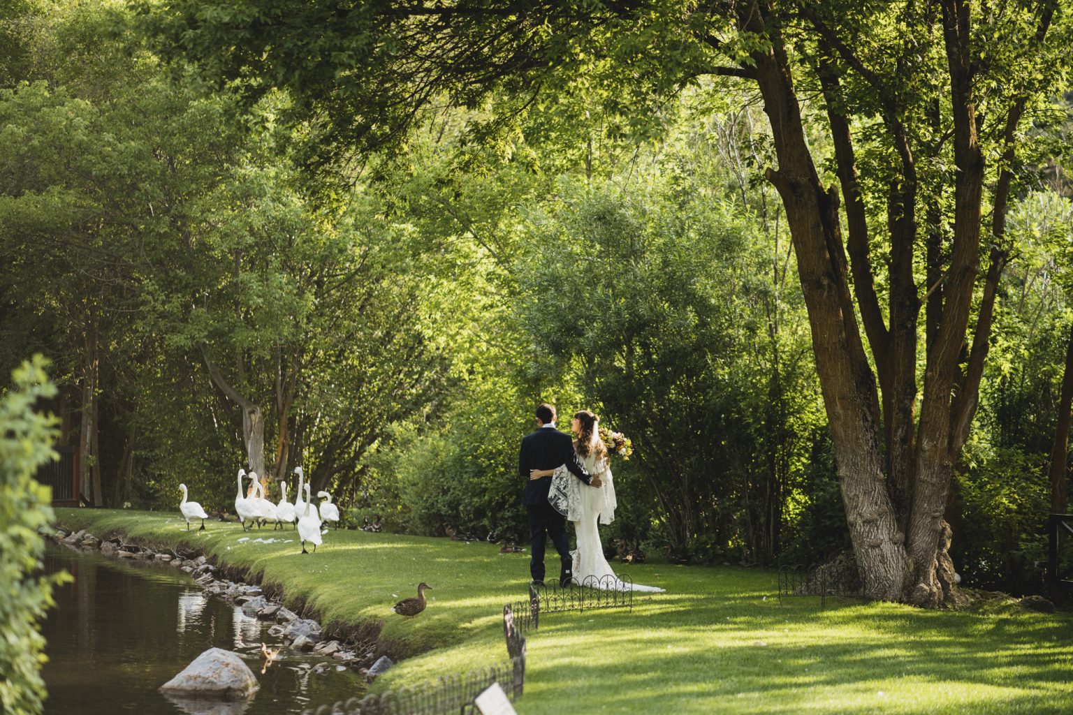 Weddings and private events – Log Haven Restaurant