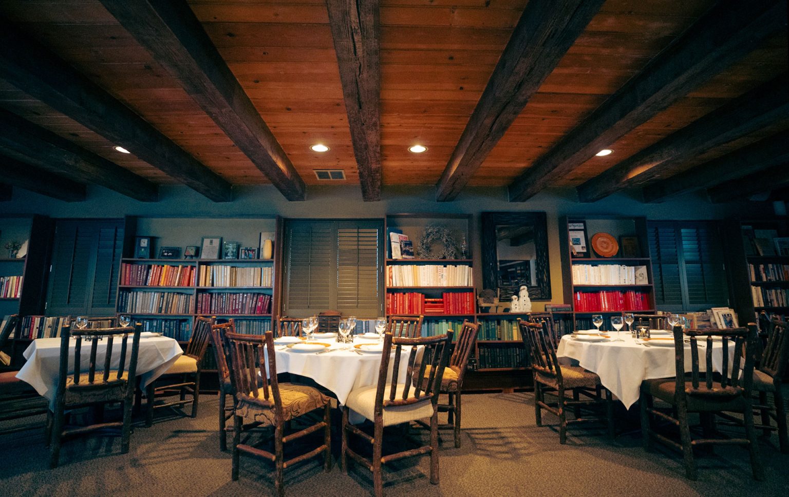 Weddings and private events – Log Haven Restaurant